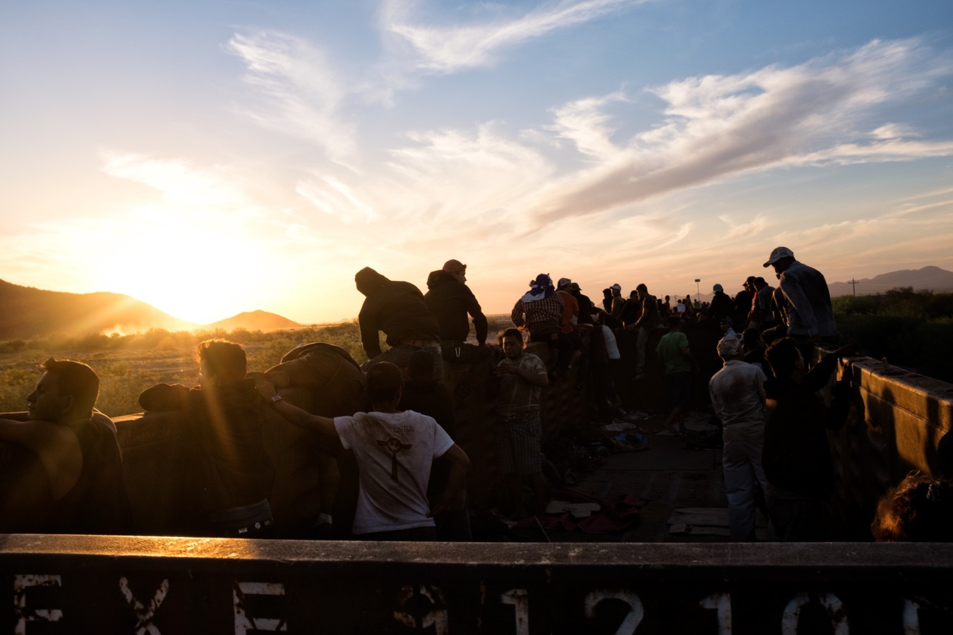 Refugee Caravan – Verónica Gabriela Cárdenas
